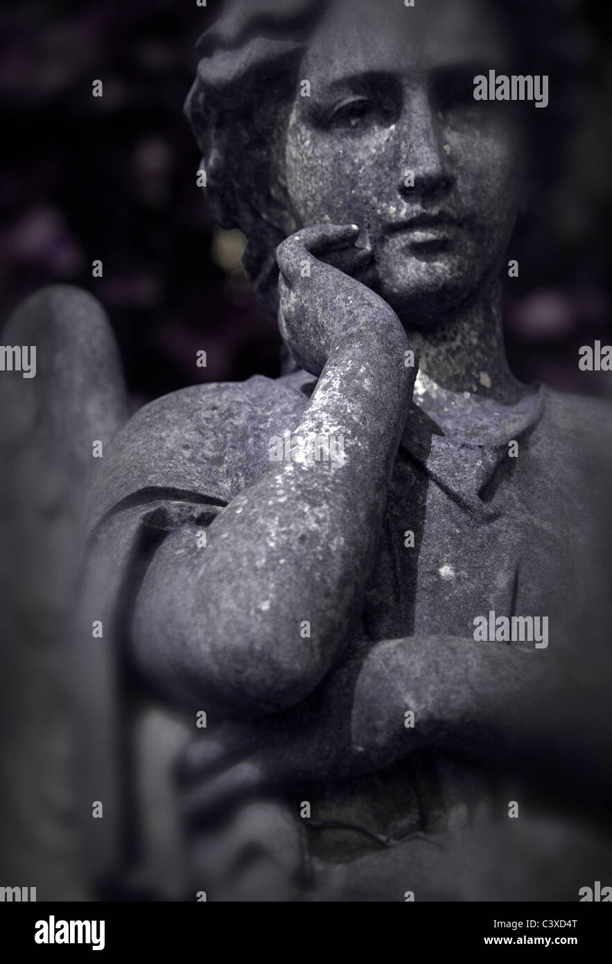 Thinking stone statue hi-res stock photography and images - Alamy