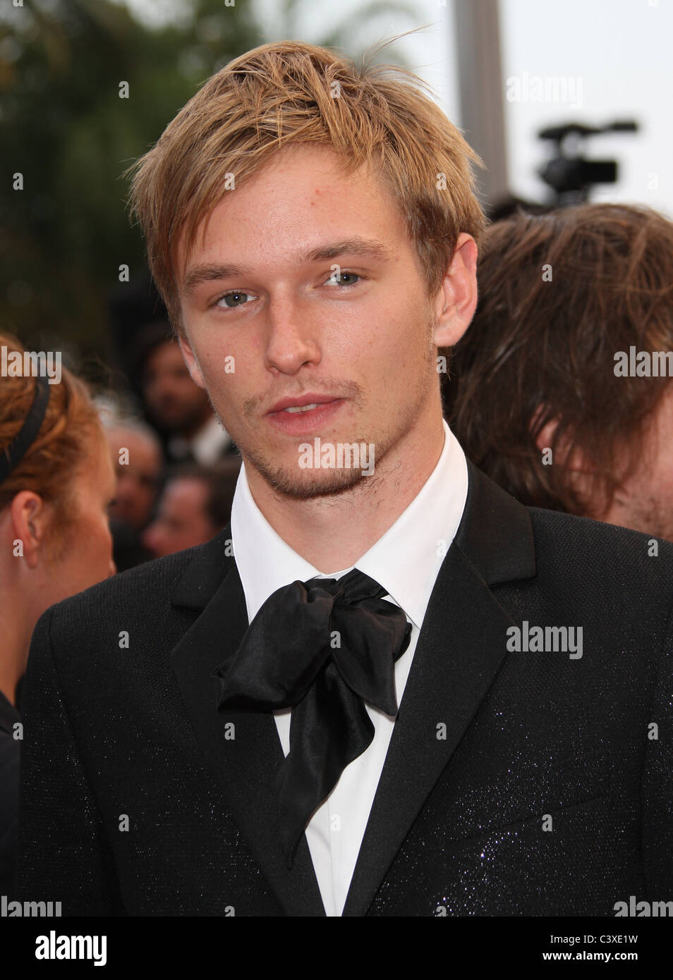 HENRY HOPPER LES BIEN-AIMES PREMIERE CLOSING NIGHT CANNES FILM FESTIVAL ...