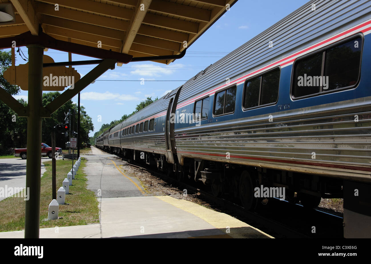 AMTRAK Silver Meteor passenger train departs Deland Railroad Station ...
