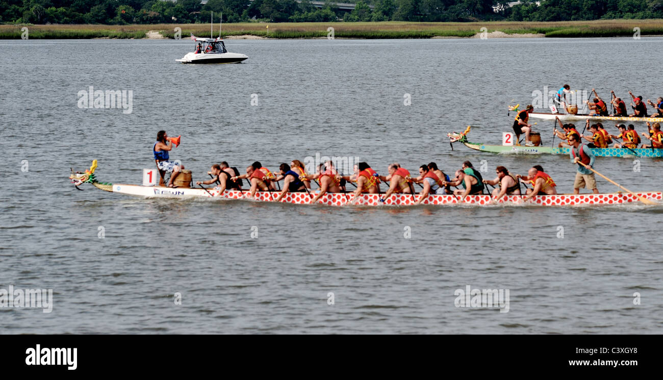 Dragon boat race begins! Stock Photo - Alamy