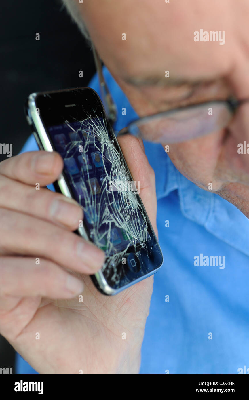 Smashed iphone hi-res stock photography and images - Alamy