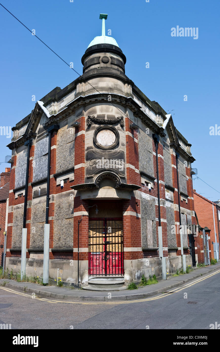 Former Gas Offices in Worksop UK. Now a closed building Stock Photo - Alamy