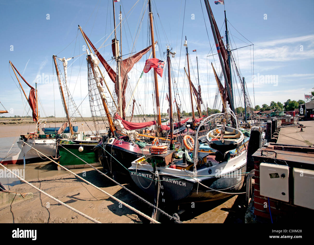 Red barges hi-res stock photography and images - Alamy