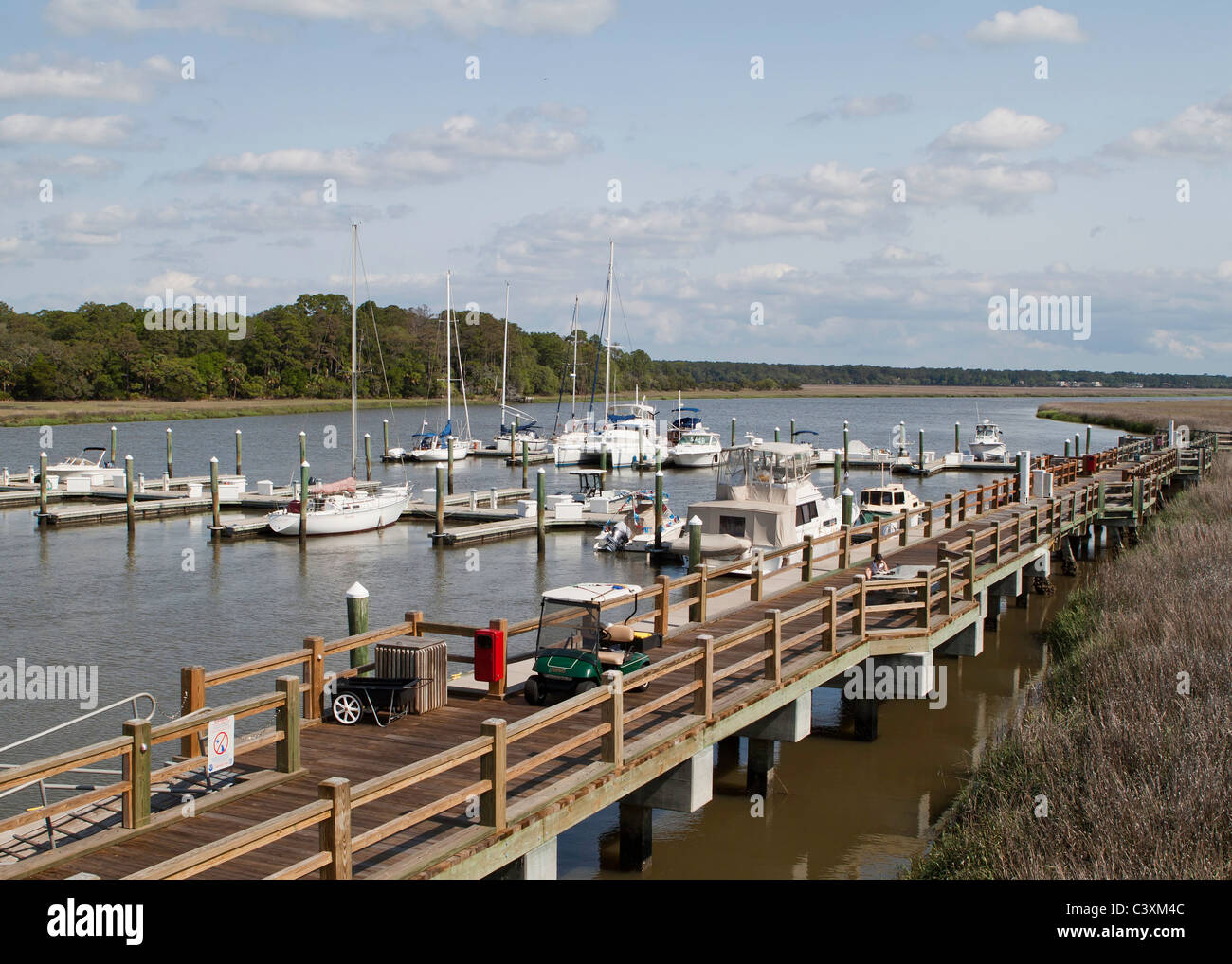 Pier walkways hi-res stock photography and images - Alamy