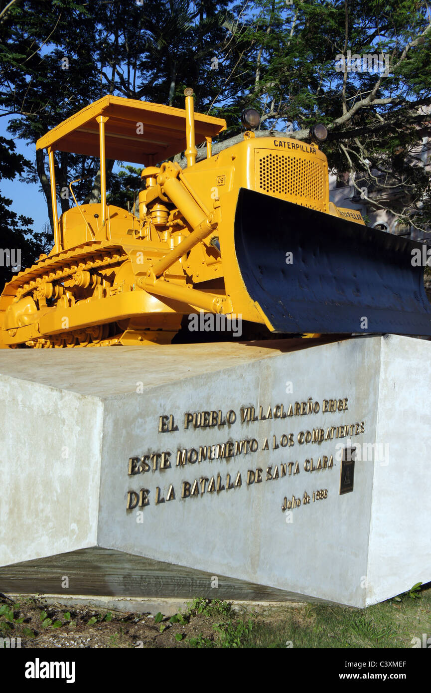 Yellow Caterpillar bulldozer used by Che Guevara to derail an armoured ...