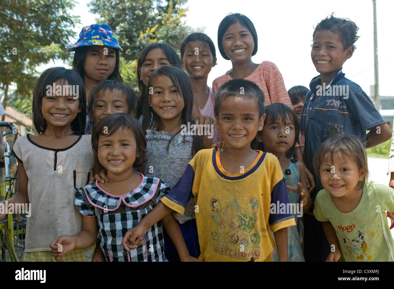 Bahnar children stand for photos Stock Photo - Alamy