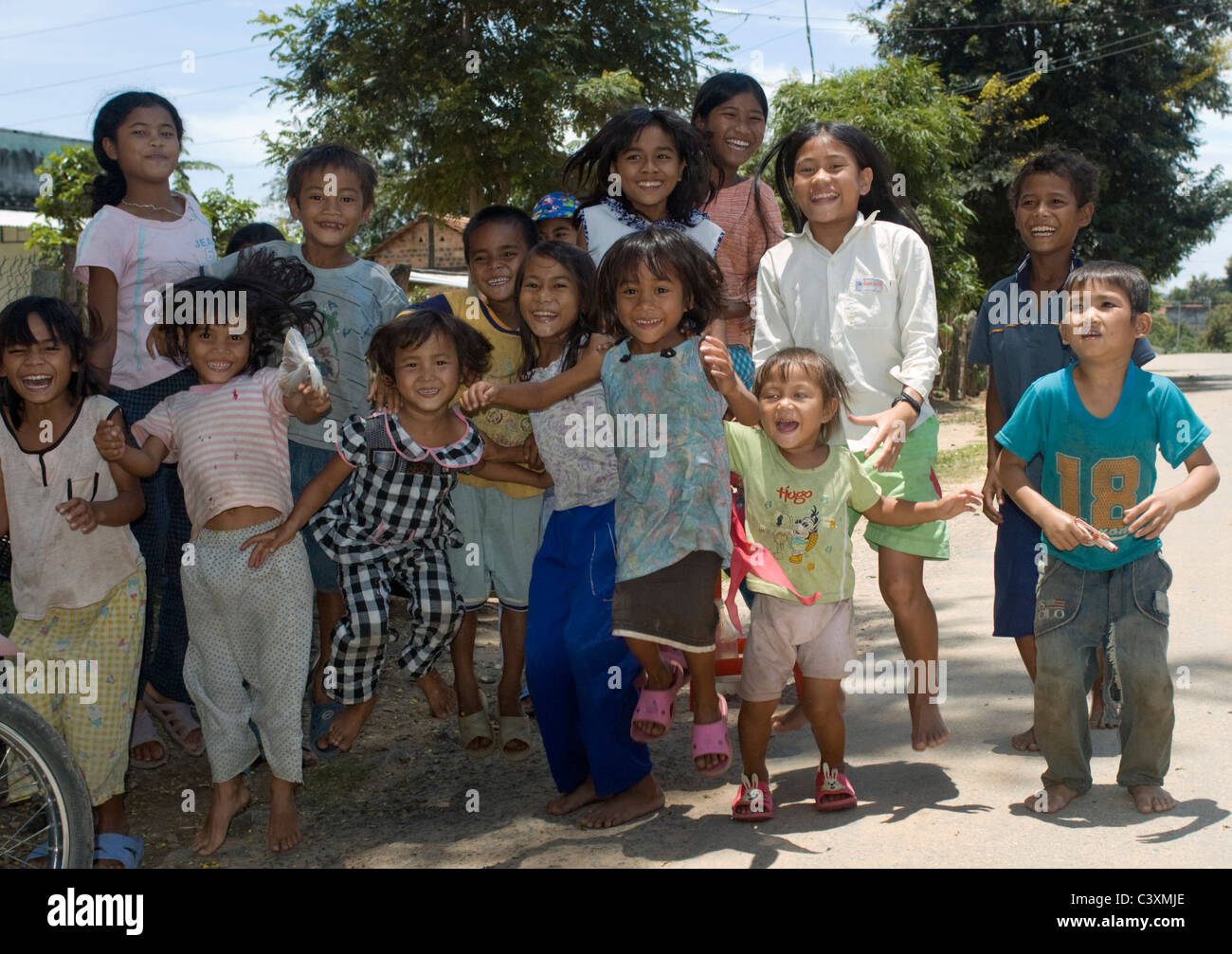 Bahnar children stand for photos Stock Photo - Alamy