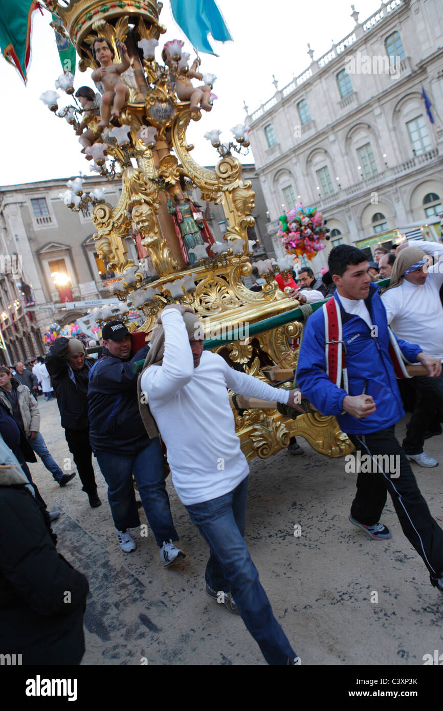 Candelora hi-res stock photography and images - Alamy