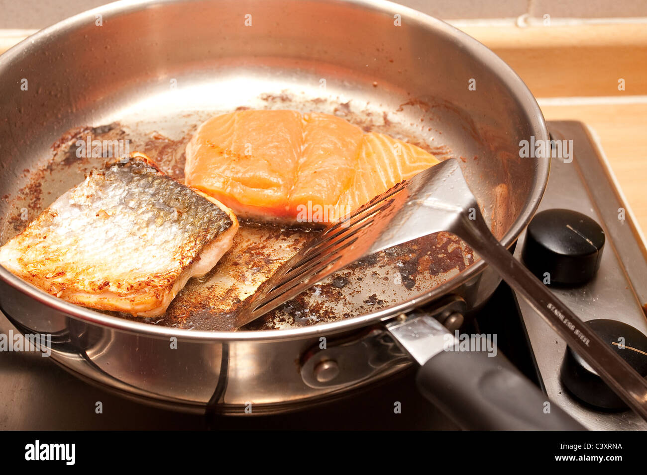 Shallow frying hi-res stock photography and images - Alamy