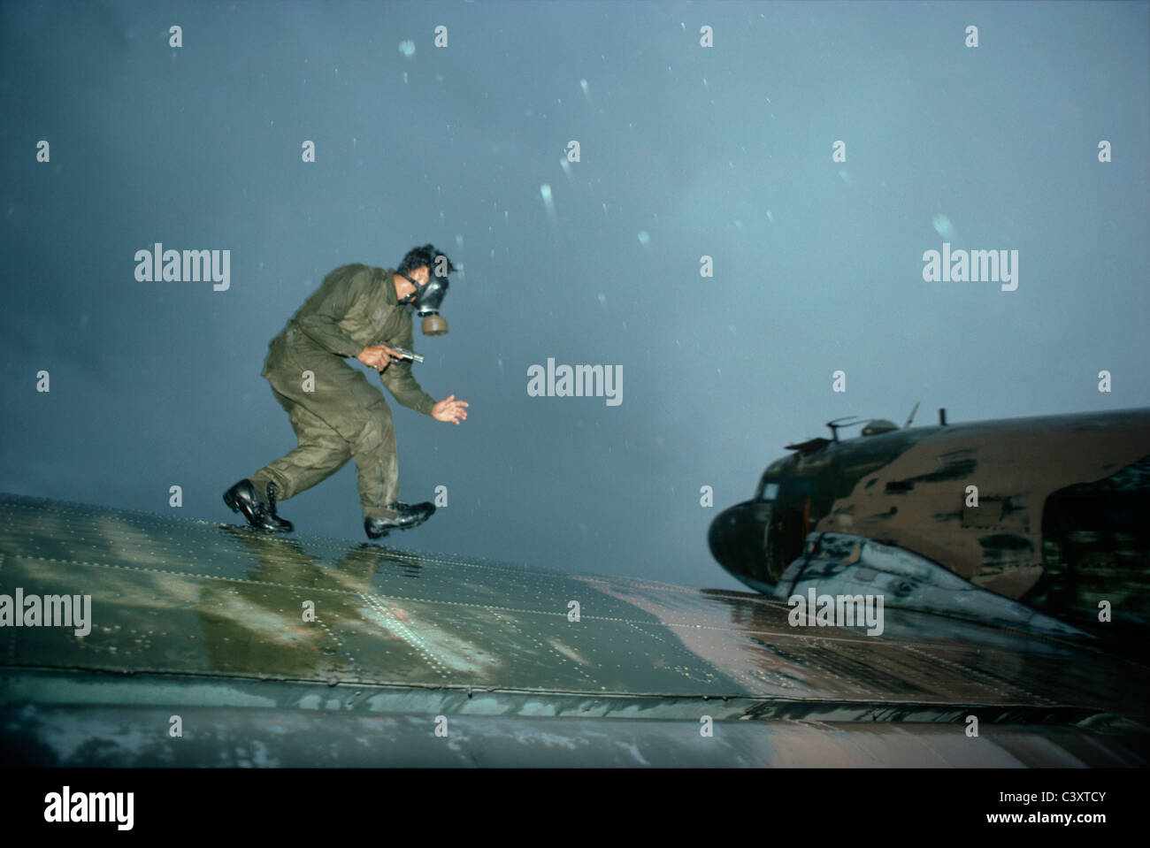 A counter-terrorist commando unit in Latin America undergoes training ...