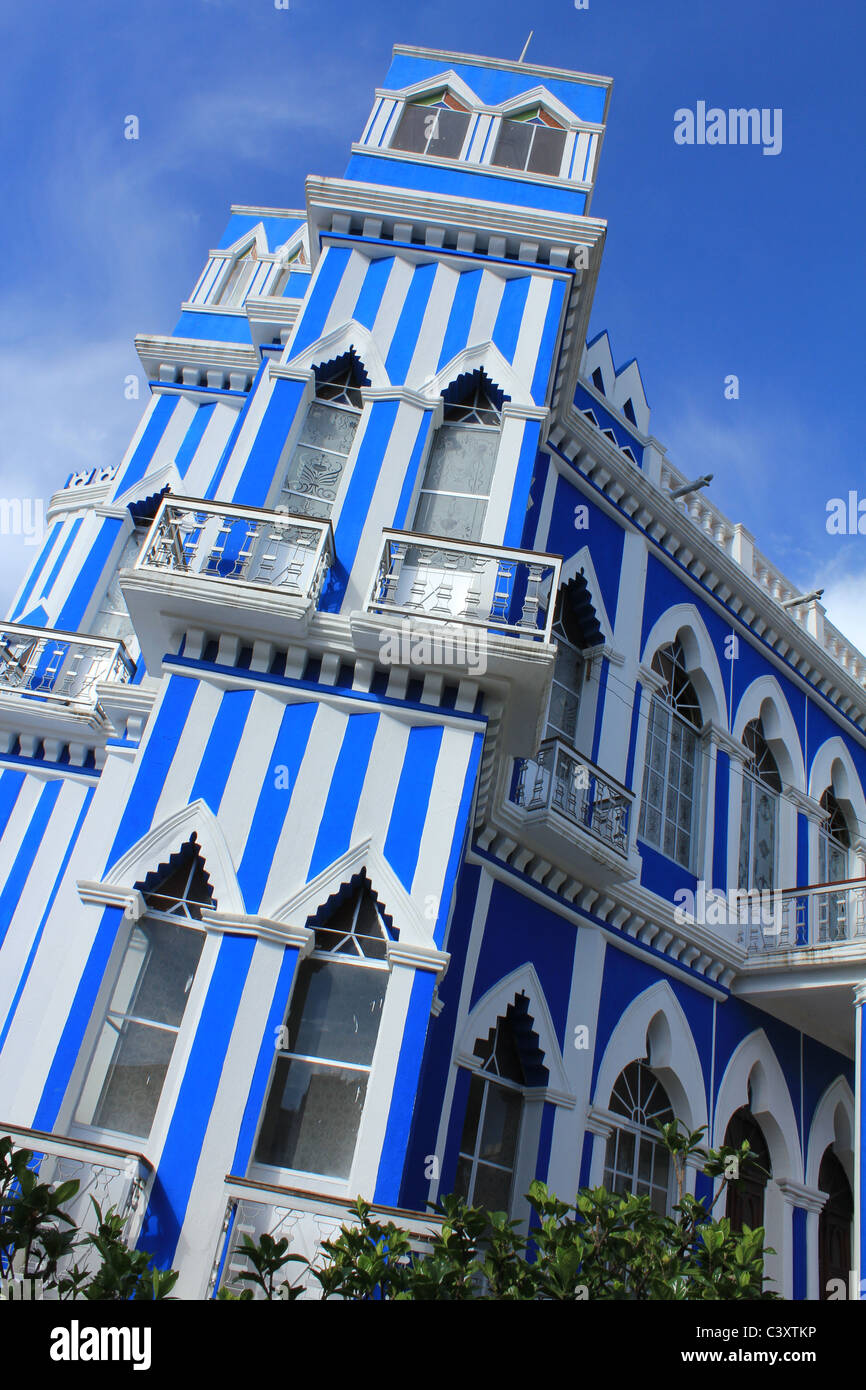 Mansión azul hi-res stock photography and images - Alamy