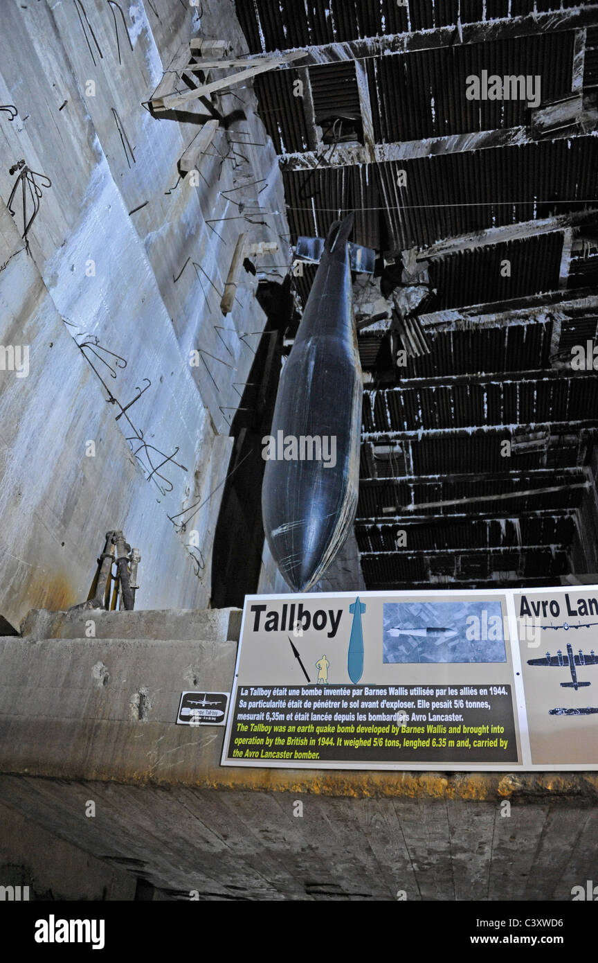 English tallboy bomb hi-res stock photography and images - Alamy