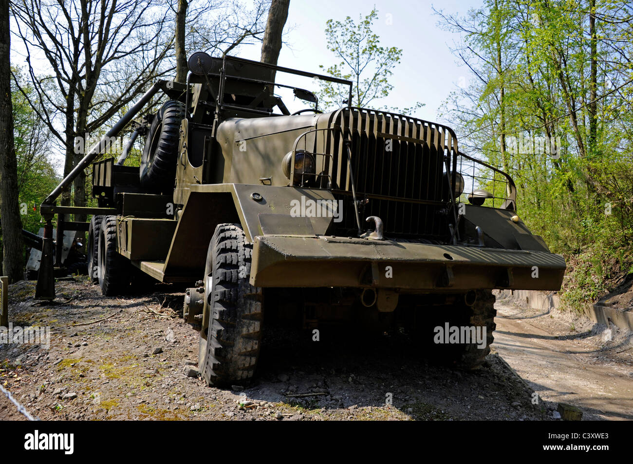 Ward lafrance truck heavy wrecker for tank hi-res stock photography and ...