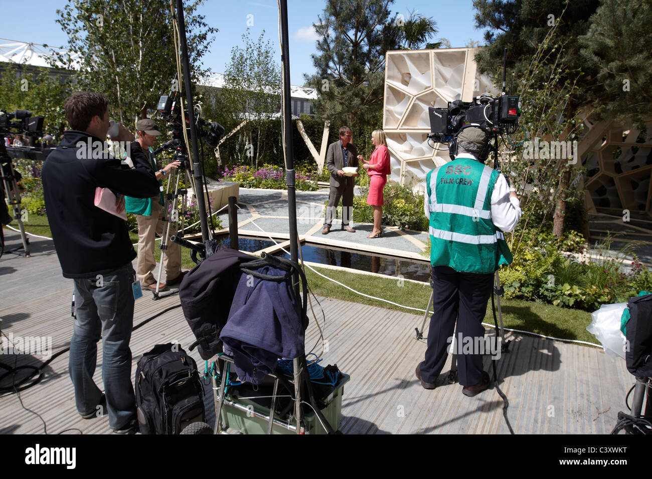 BBC film crew at the 2011 RHS Chelsea Flower Show Stock Photo - Alamy
