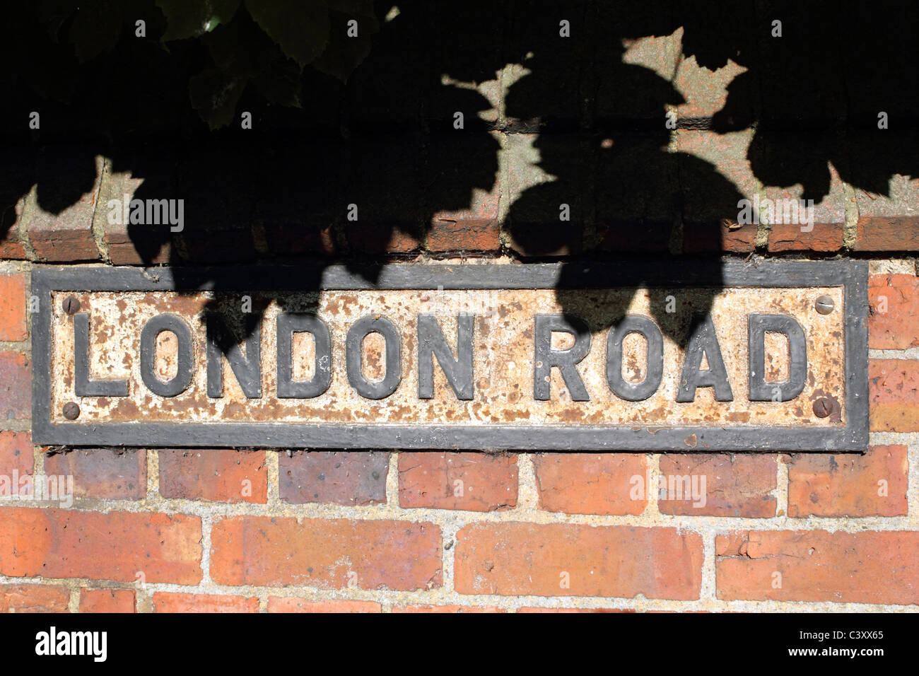 Old road sign london hi-res stock photography and images - Alamy
