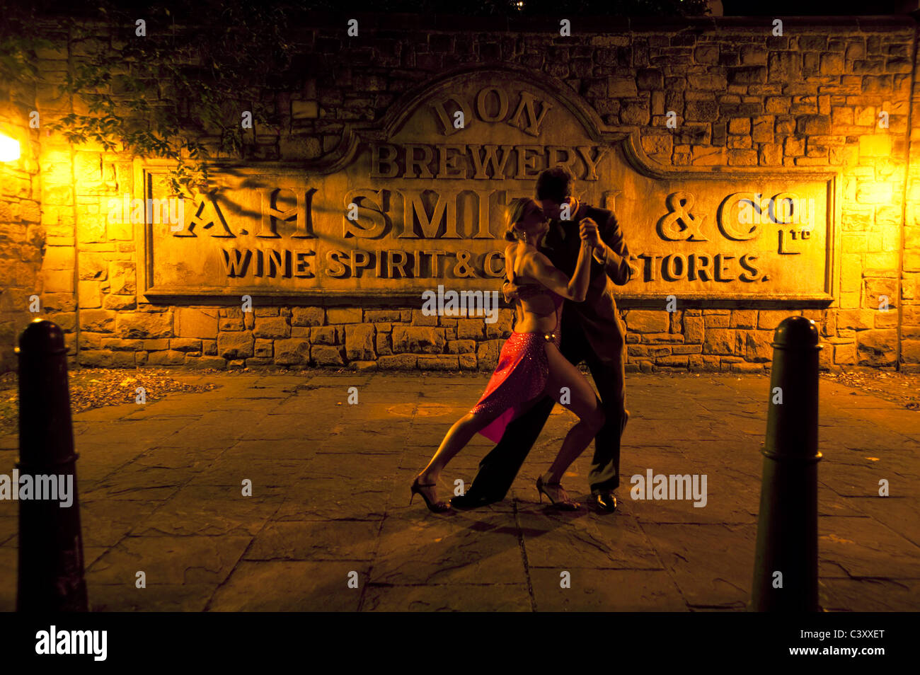 2 Tango dancers dancing at night in the Salesmoor / Kelham island area ...