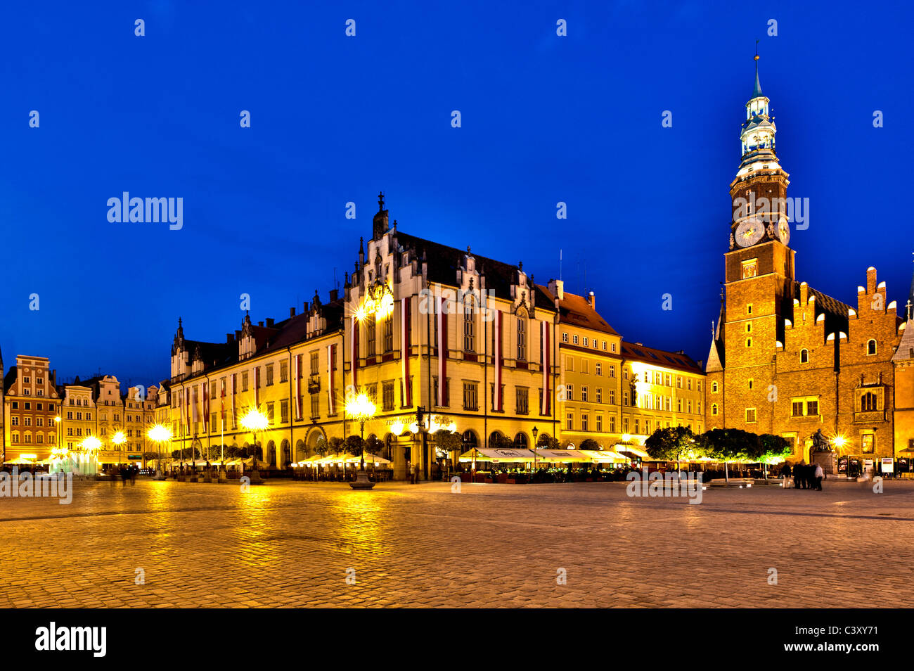 Historic square illumination hi-res stock photography and images - Alamy