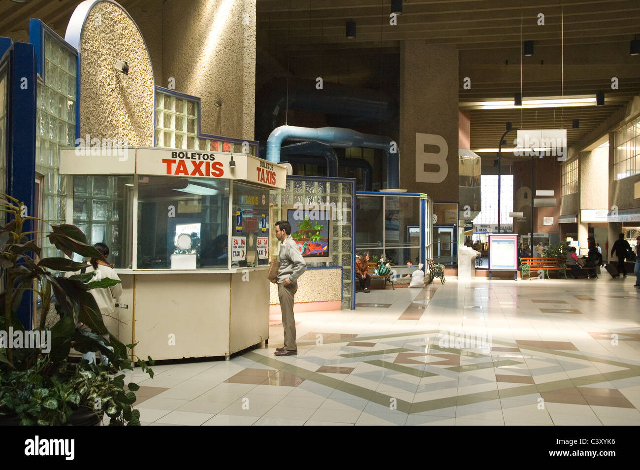 Ticket counters hi-res stock photography and images - Alamy