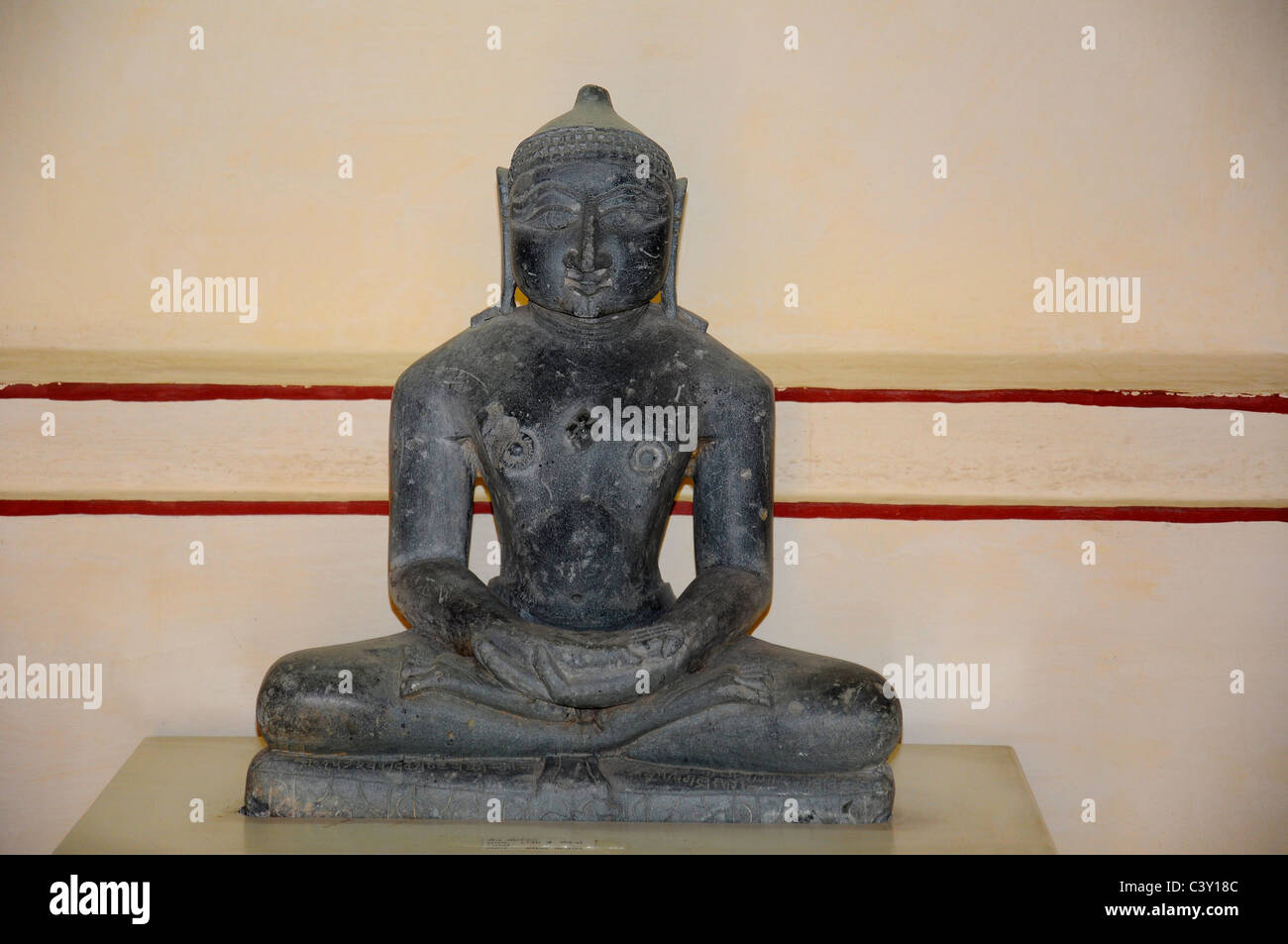 Statue of Budha in sitting position Stock Photo - Alamy