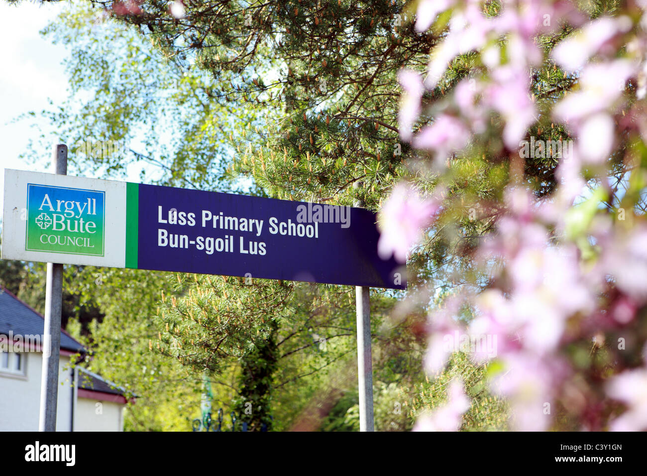 Luss Primay School sign Stock Photo - Alamy