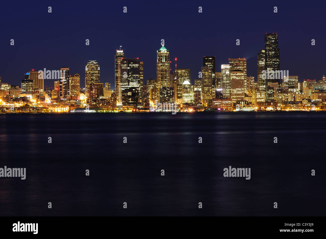 Seattle night lights hi-res stock photography and images - Alamy