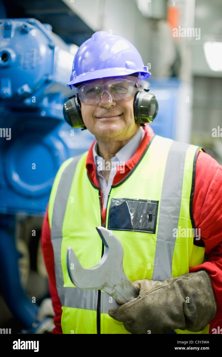 Portrait of an industrial worker Stock Photo - Alamy