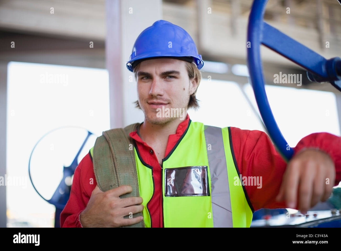 Portrait of a builder Stock Photo - Alamy