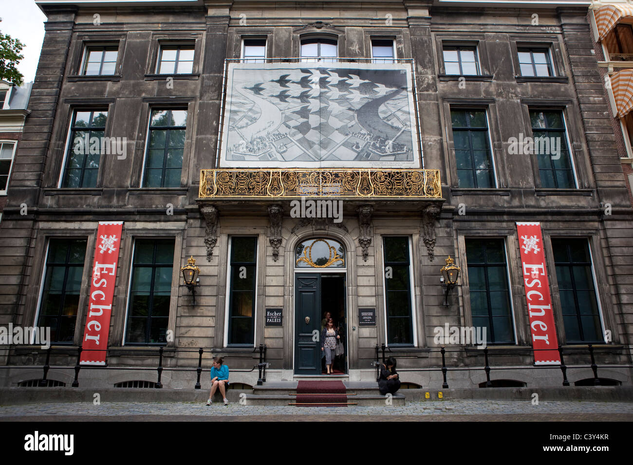 Tourists outside the MC Escher Museum, Lange Voorhout Palace in Den Haag Stock Photo - Alamy