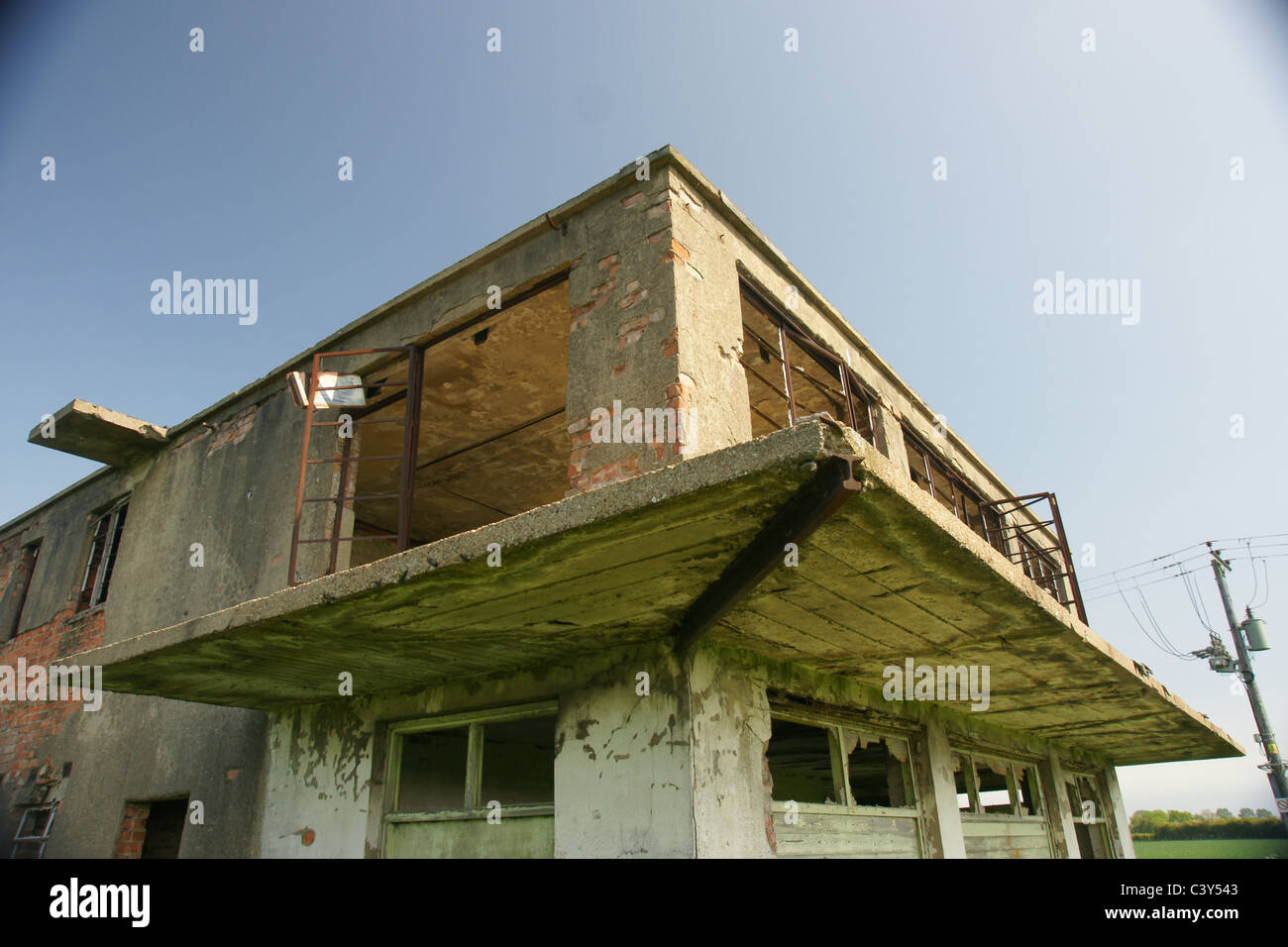 Ww2 airfield hi-res stock photography and images - Alamy