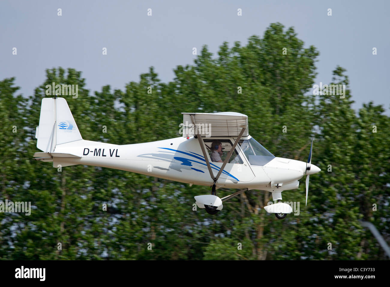 Microlight landing hi-res stock photography and images - Alamy