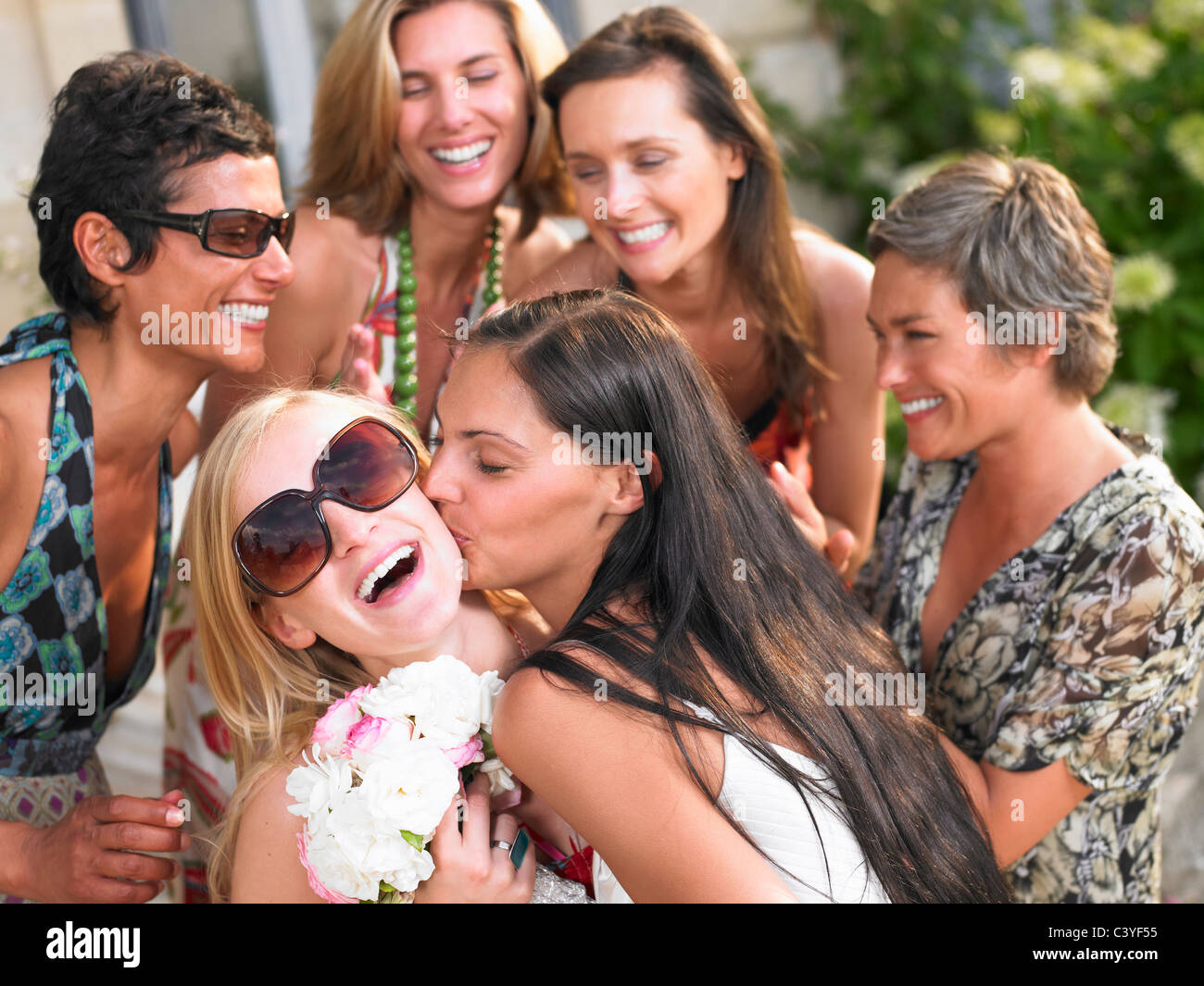 Bride with her bridesmaids Stock Photo - Alamy Bride with her bridesmaids Stock Photo - Alamy