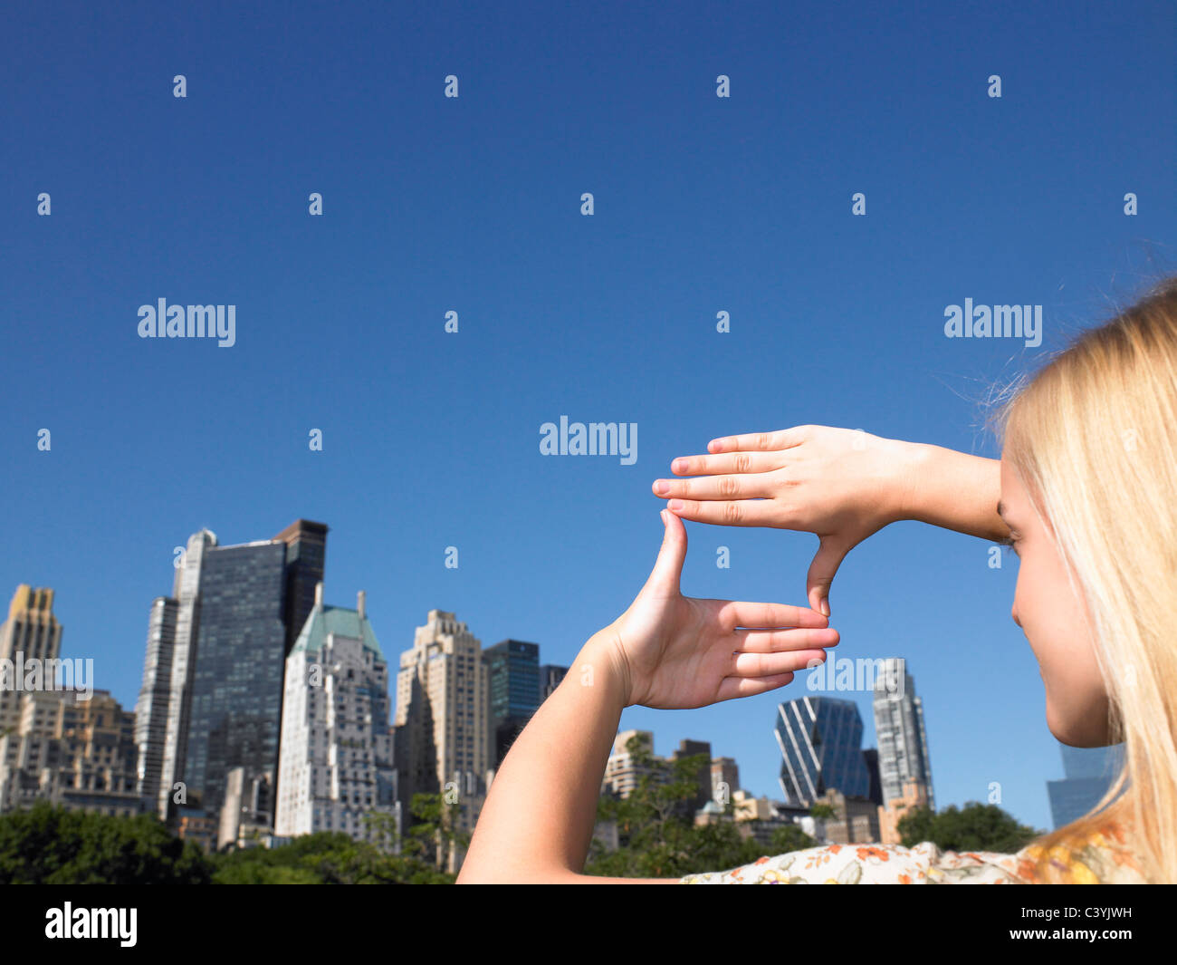 Framing activities hi-res stock photography and images - Alamy