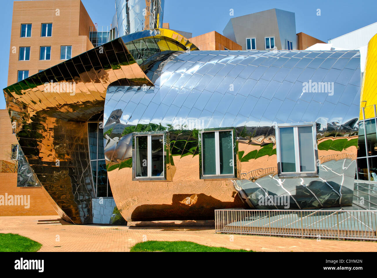 Stata center hi-res stock photography and images - Alamy