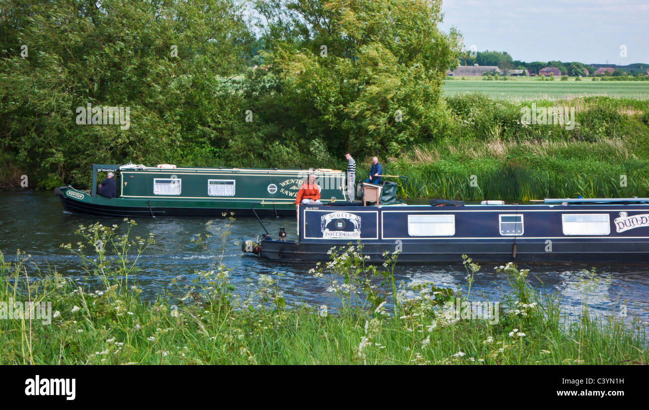 Passing barges hi-res stock photography and images - Alamy