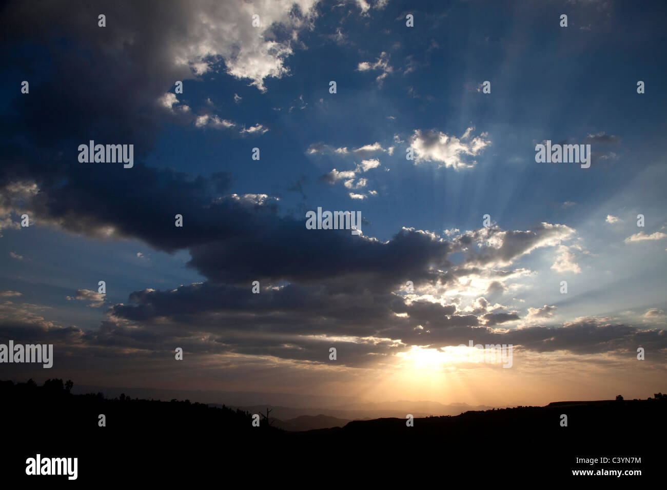 African dusk hi-res stock photography and images - Alamy