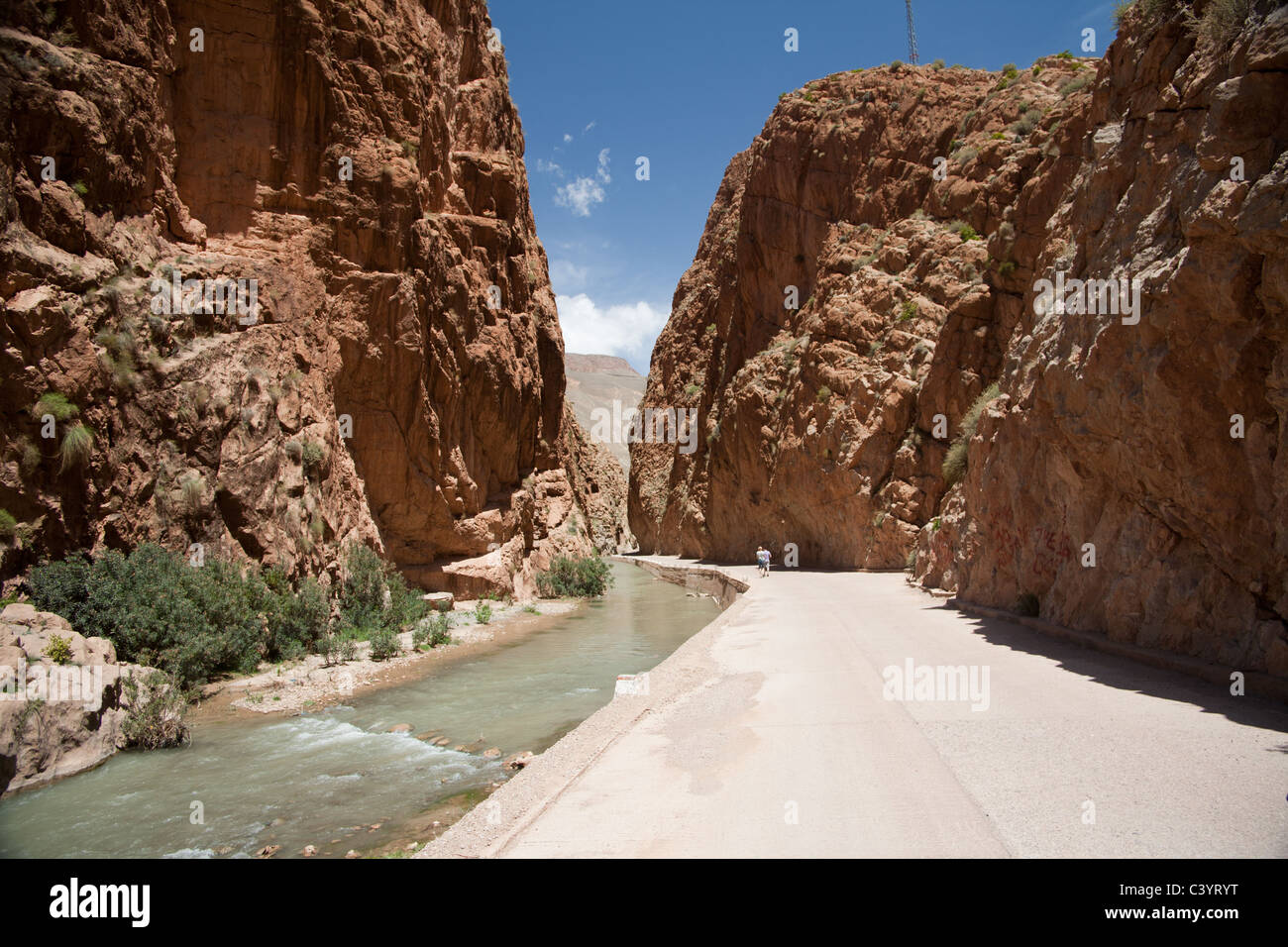 Gorge with road hi-res stock photography and images - Alamy