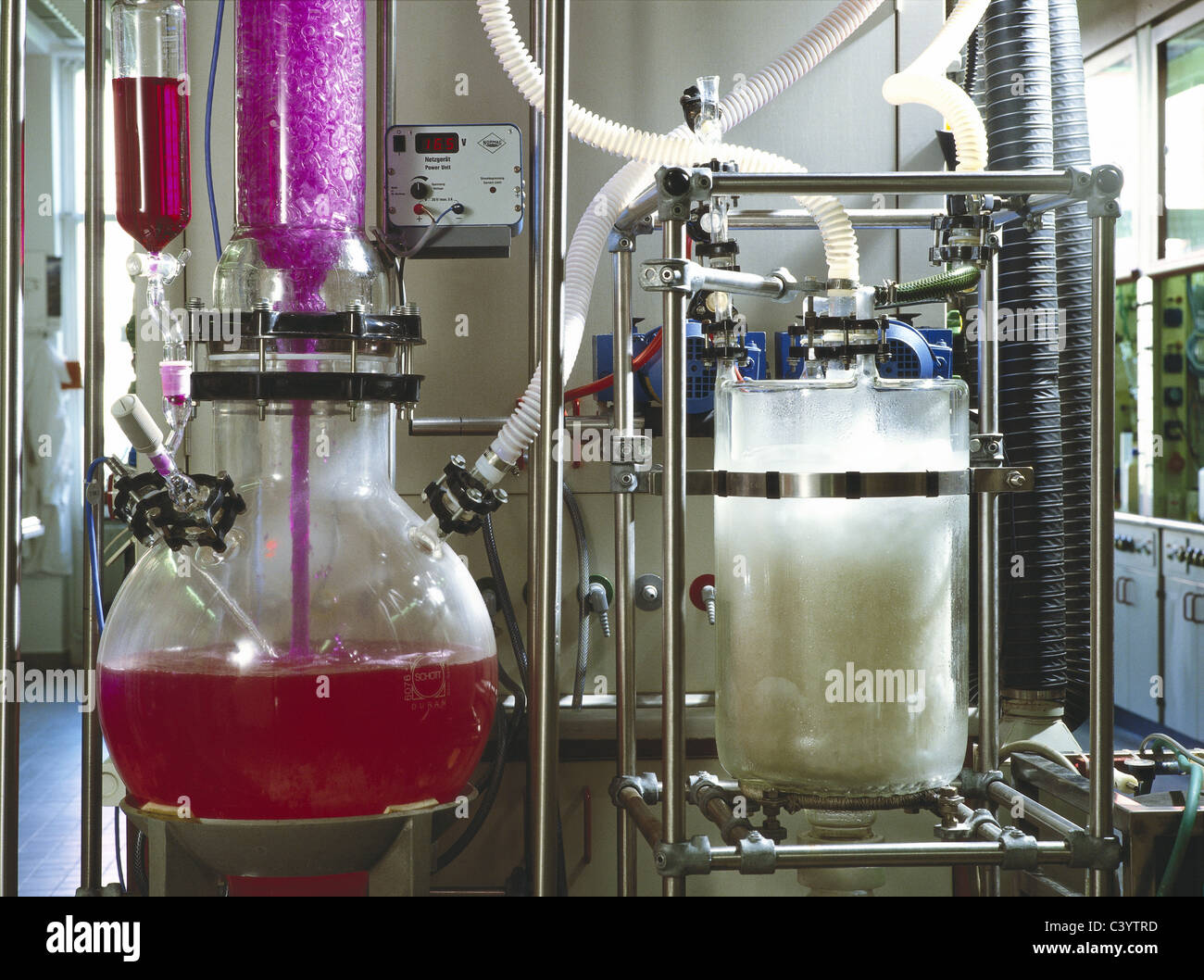 Chemistry apparatus hi-res stock photography and images - Alamy