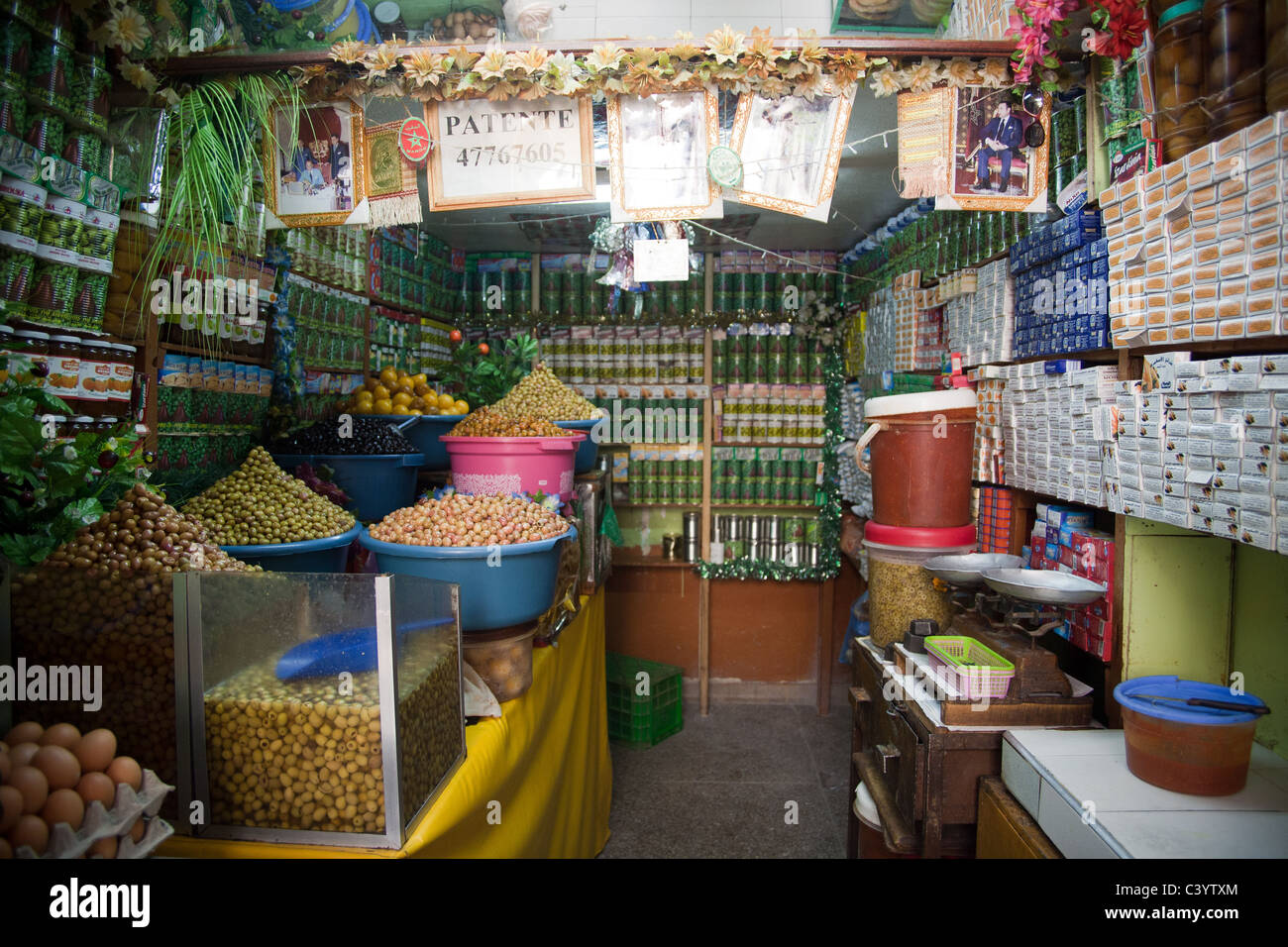 Olive and food Souk Zagora Stock Photo - Alamy