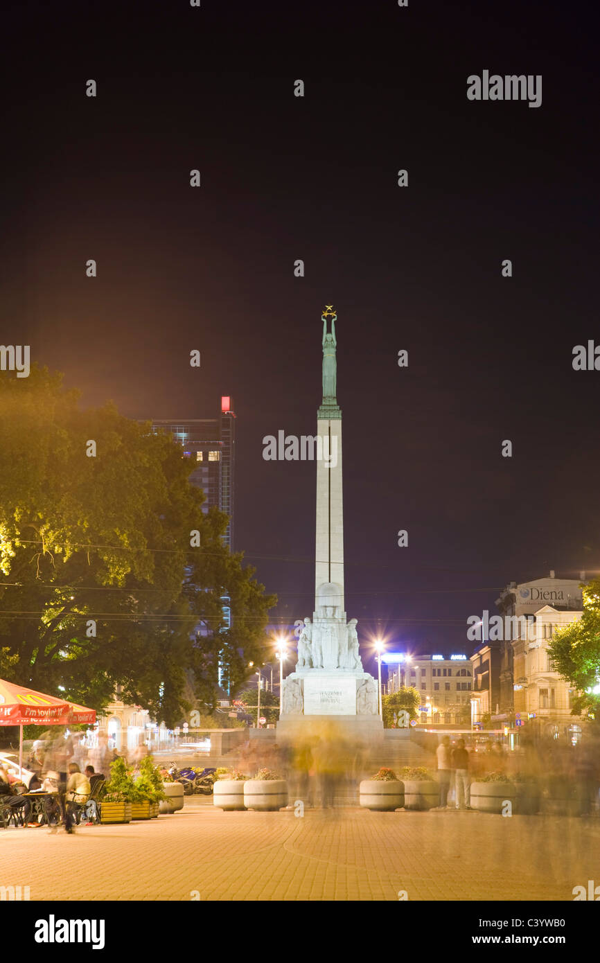 Kalku street freedom monument statue hi-res stock photography and ...