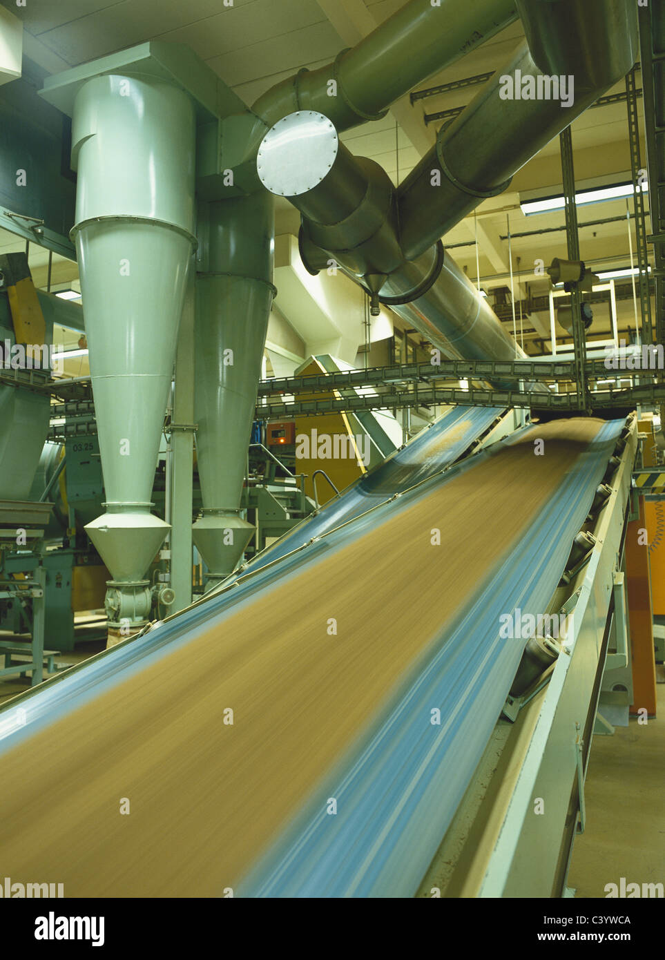 Belt cigarette industry conveyor conveyor hi-res stock photography and images - Alamy