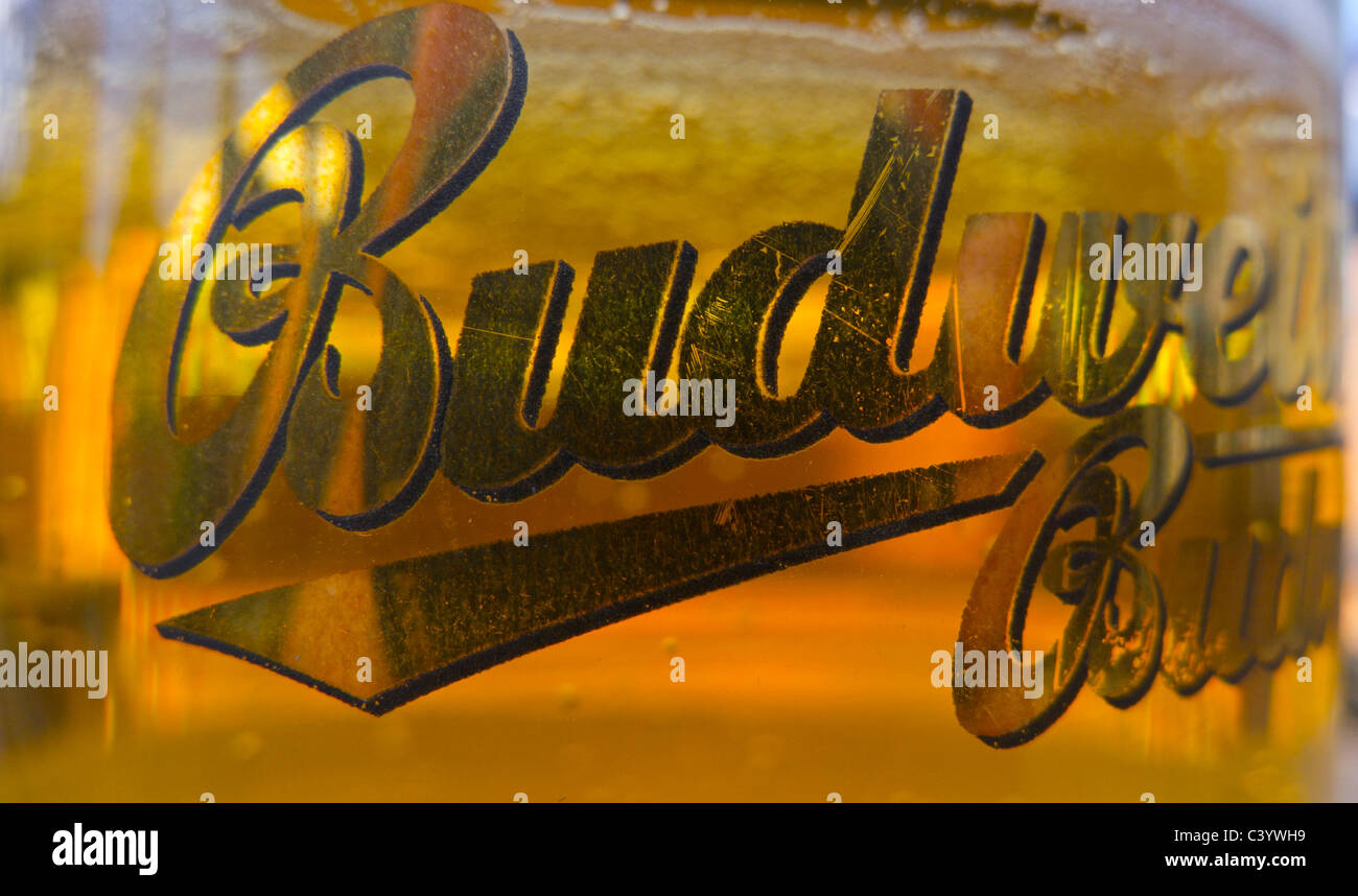 Budweiser logo hi-res stock photography and images - Alamy