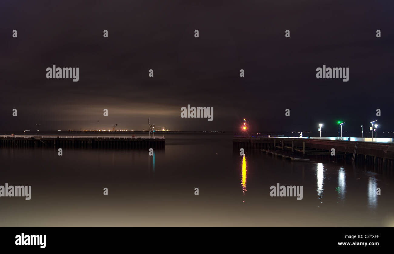 Hull night hi-res stock photography and images - Alamy