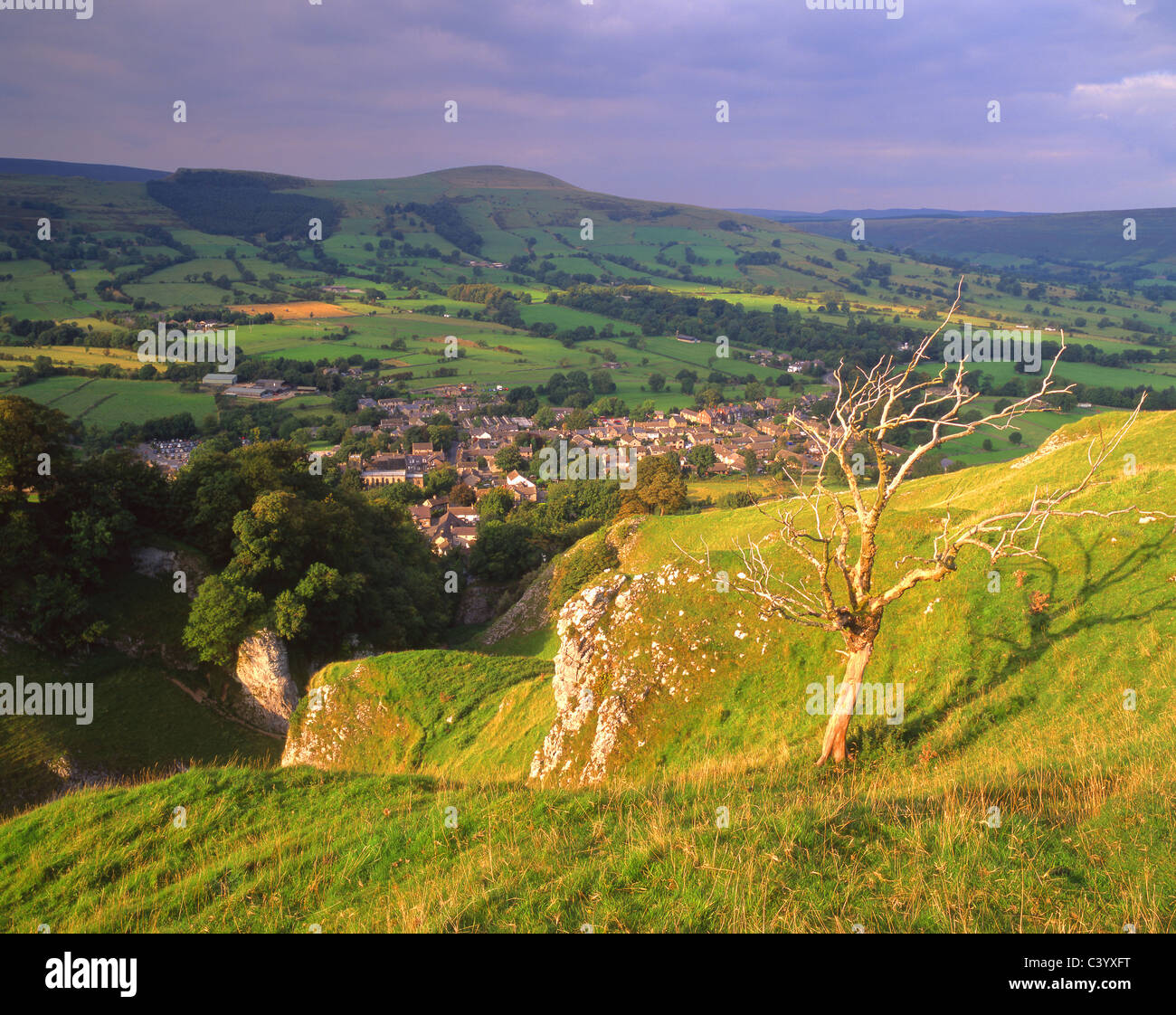 UK,Derbyshire,Peak District,Looking North towards Castleton & Lose Hill ...