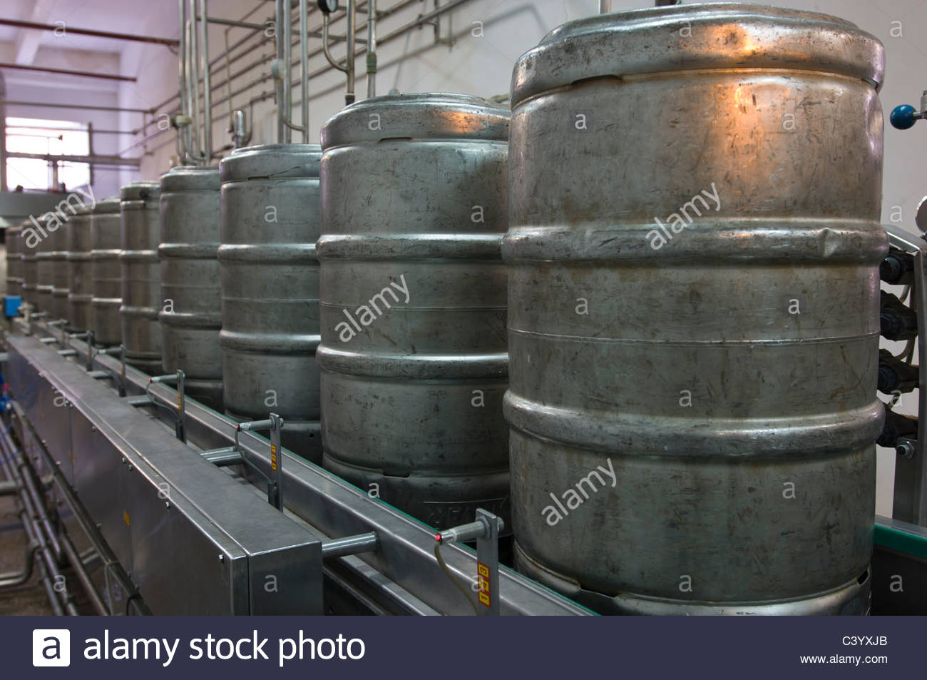 Metal Kegs Stock Photos & Metal Kegs Stock Images - Alamy