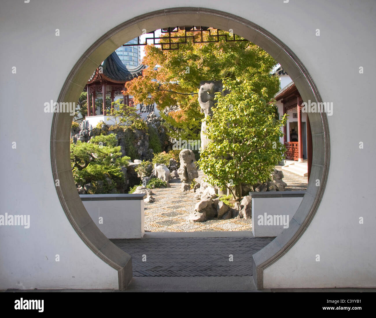 Chinese Moon Gate High Resolution Stock Photography and Images - Alamy