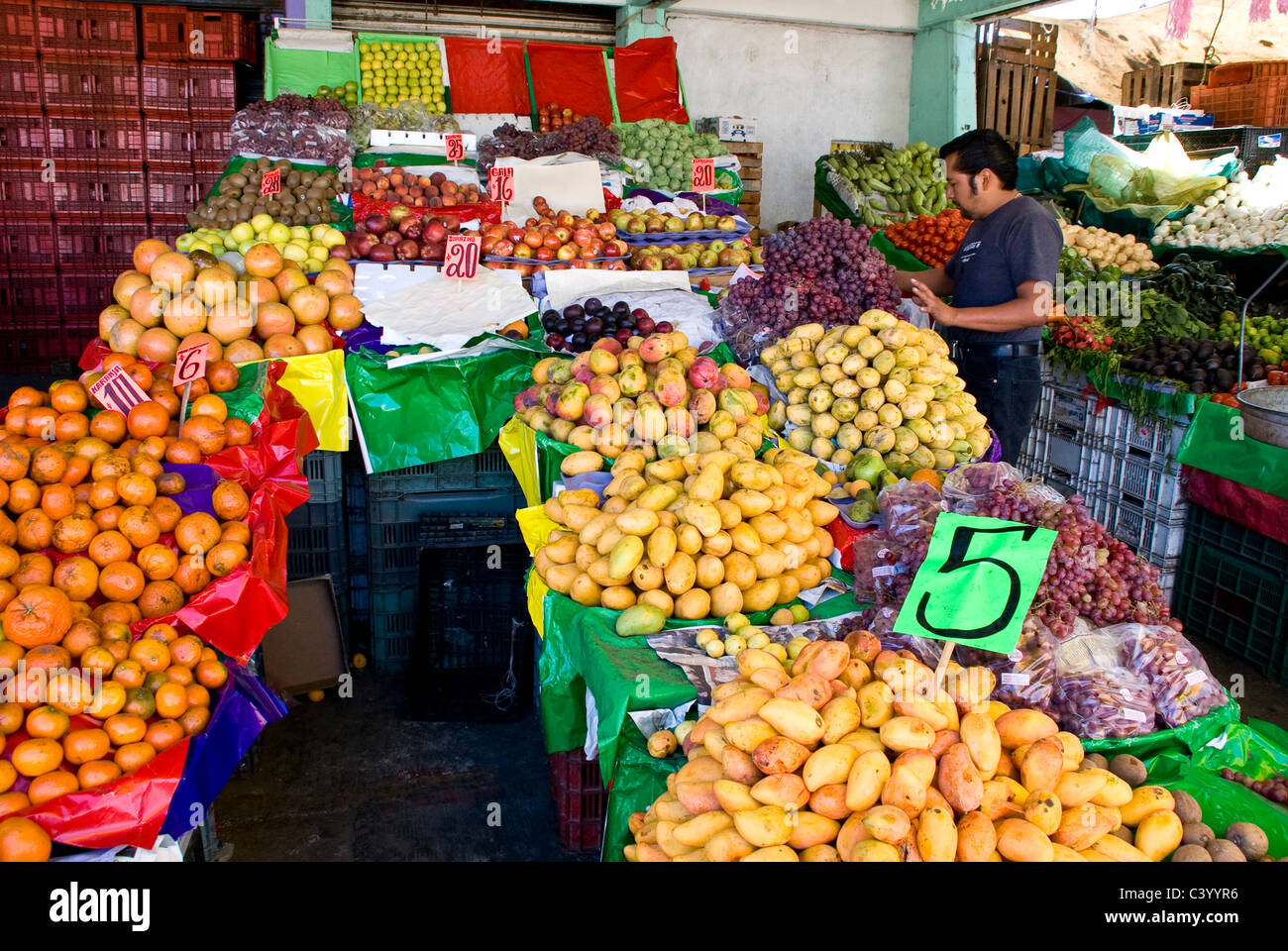 Fruit market in Oaxaca. Mexico Stock Photo - Alamy
