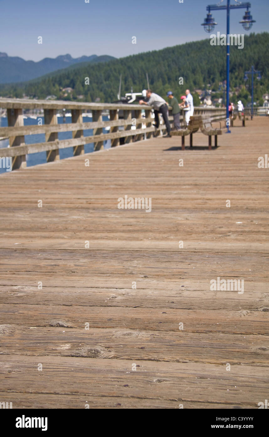 Family on marina boardwalk hi-res stock photography and images - Alamy