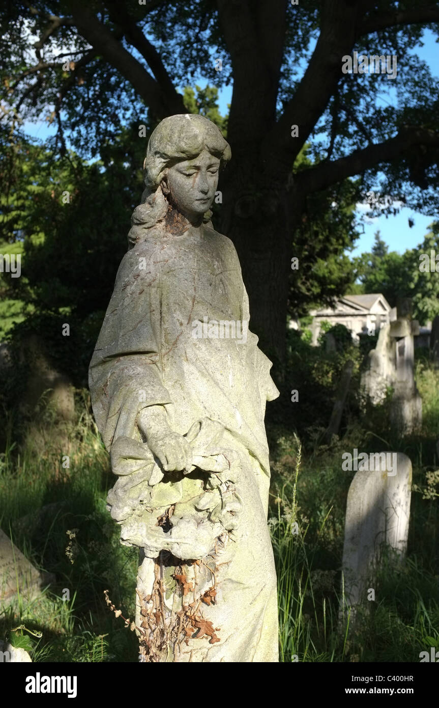Woman ghost cemetery hi-res stock photography and images - Alamy