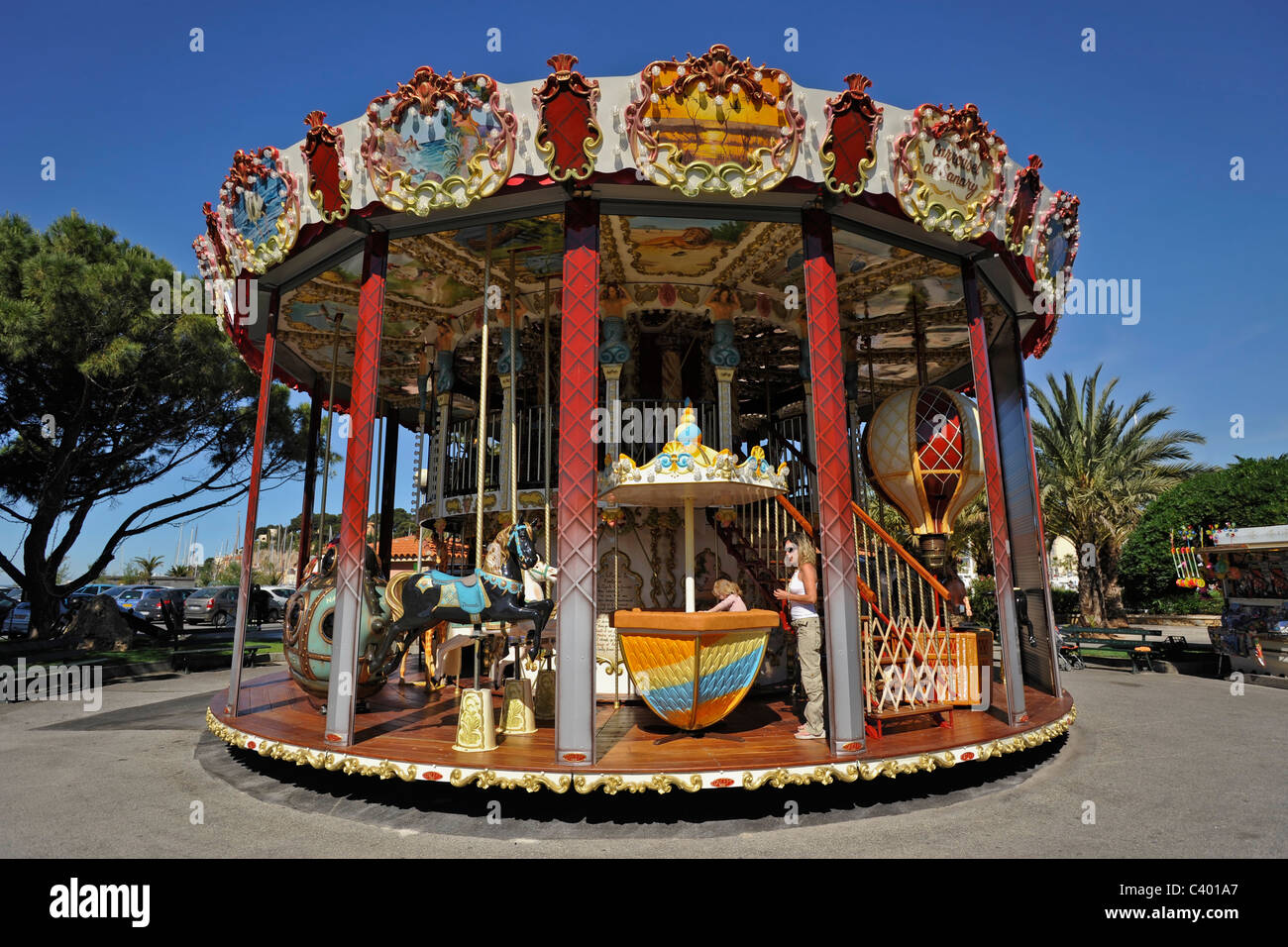Old fashioned merry go round hi-res stock photography and images - Alamy