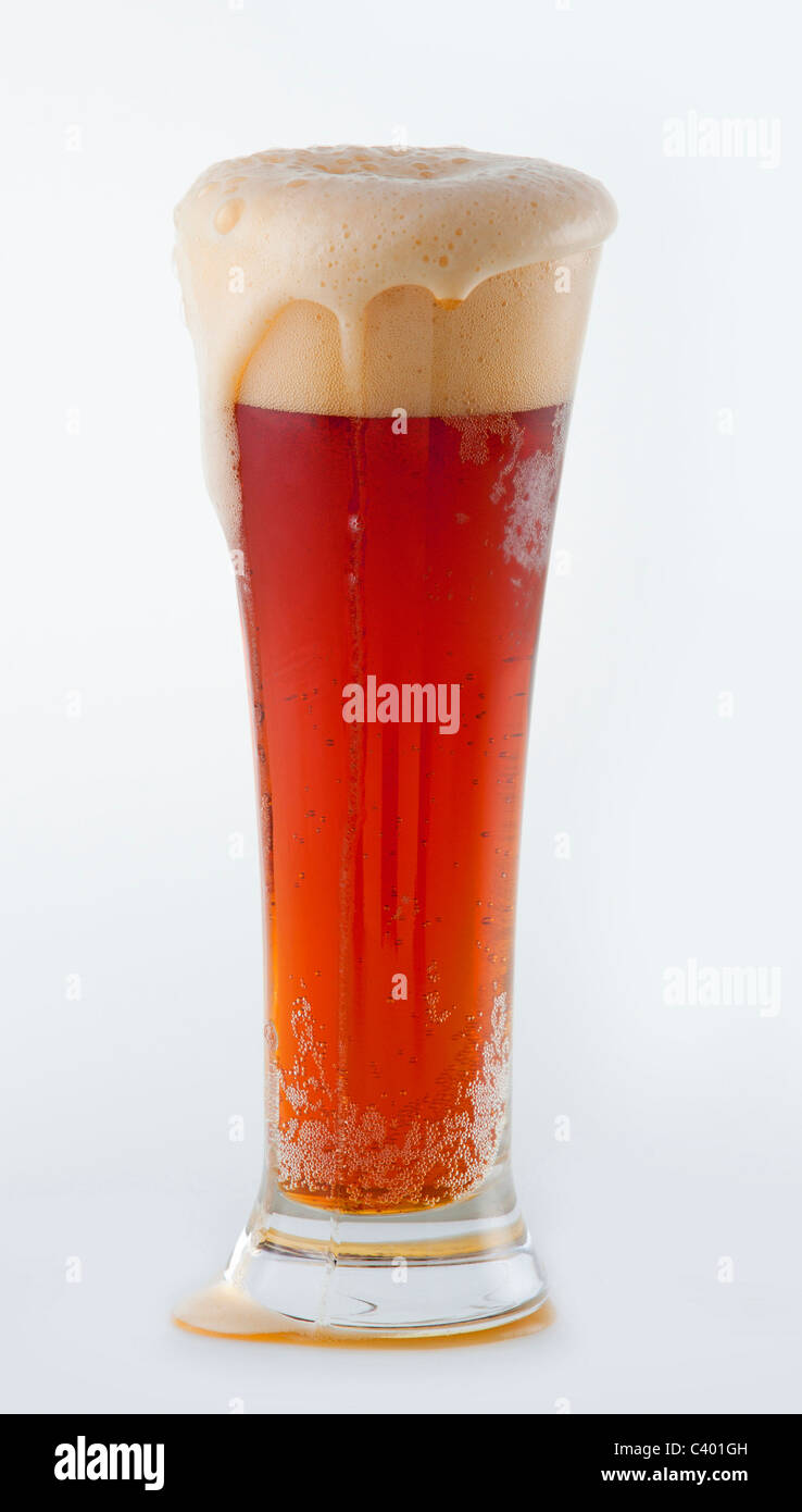 Spilt beer hi-res stock photography and images - Alamy